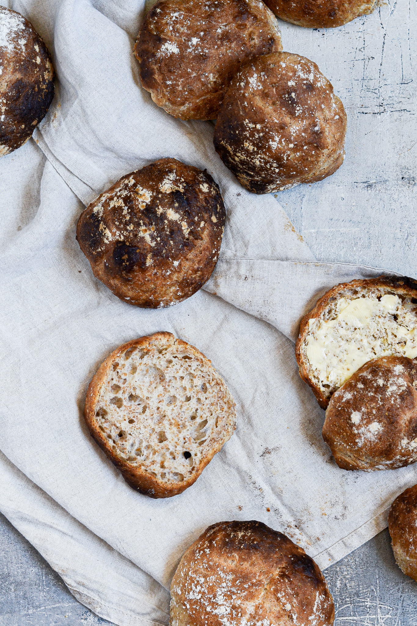 Grovboller - se opskrift på sunde grove boller med 7 ingr.