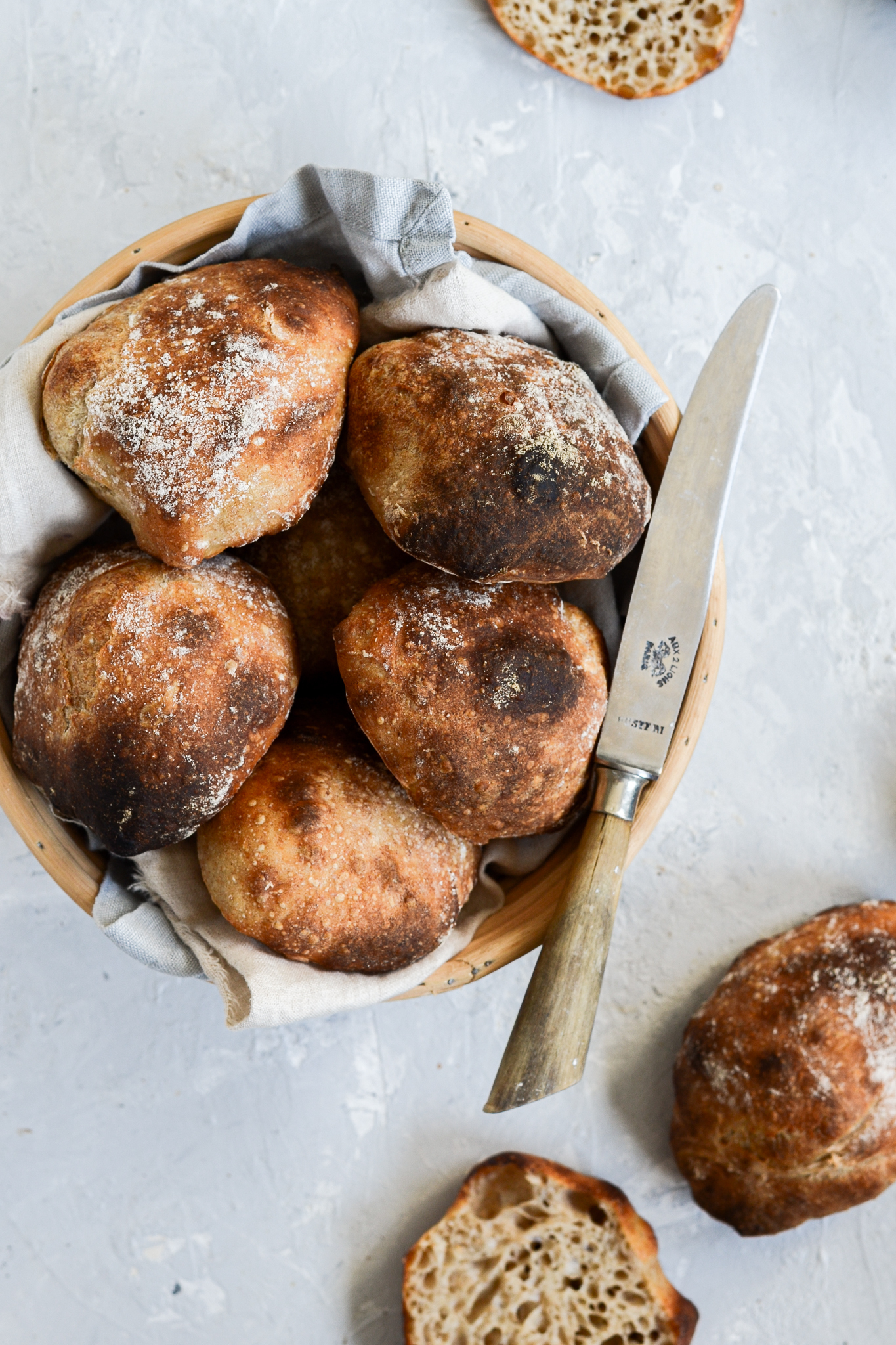 Æltefrie boller med surdej - se lækker opskrift her - 5 ingr